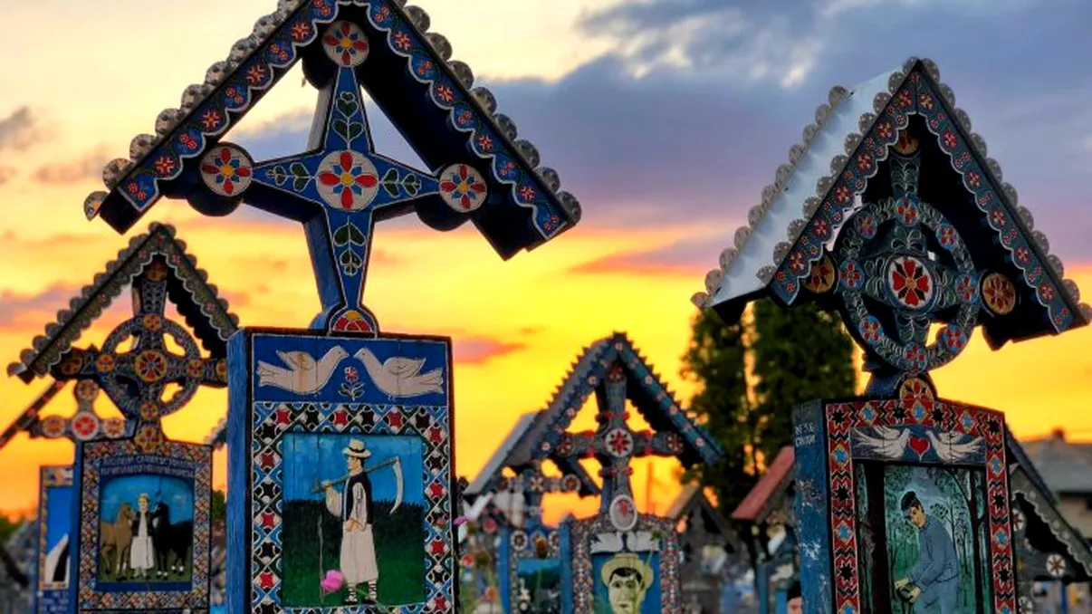 Singurul cimitir vesel din lume, în România. Versurile amuzante de pe ...