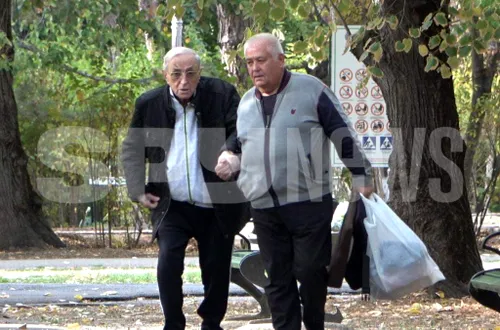 Cum arată Viorel Păunescu la 88 de ani. Merge pe stradă cu ajutor FOTO ...