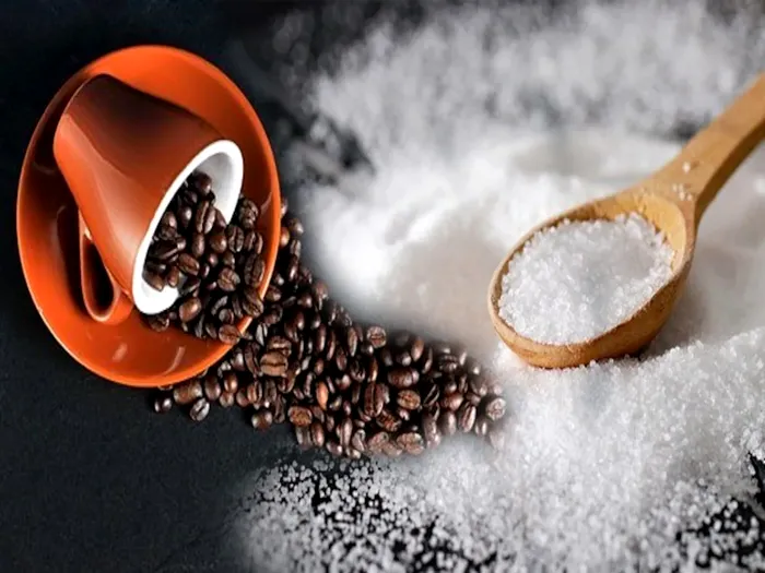 Ce se întâmplă dacă pui sare în cafea. Trucul la care nu te-ai fi ...